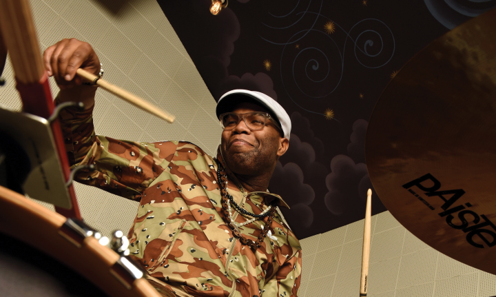 On The Cover - Daru Jones - Modern Drummer Magazine