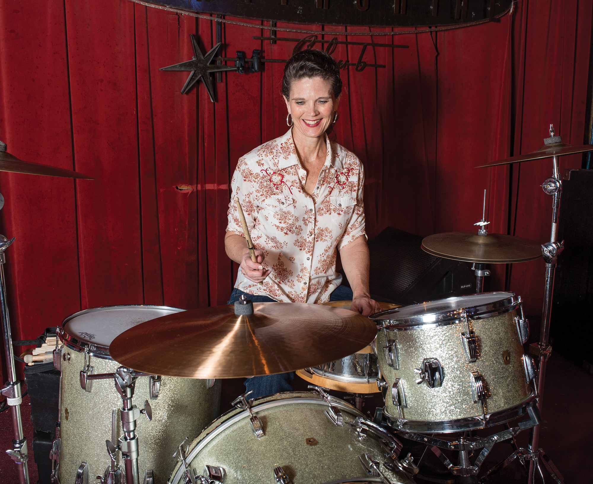 Dave Alvin's Lisa Pankratz - Modern Drummer Magazine