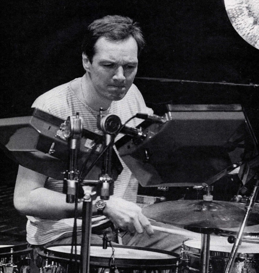 Ian Wallace — Keeping The Customer Satisfied - Modern Drummer Magazine